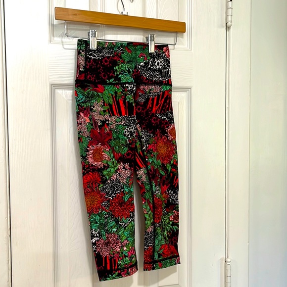 lululemon athletica | Pants & Jumpsuits | Lululemon Cropped Barely Worn ...